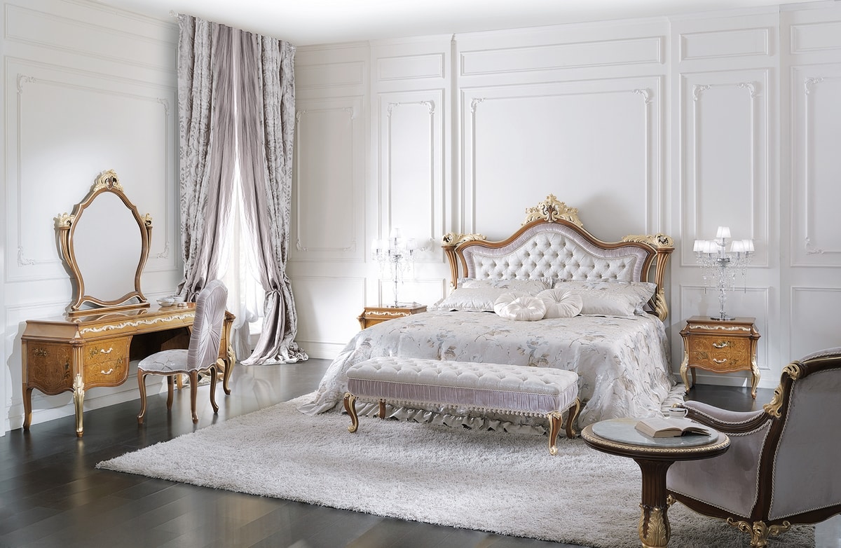 Cama de estilo clásico con cabecero decorado. | IDFdesign