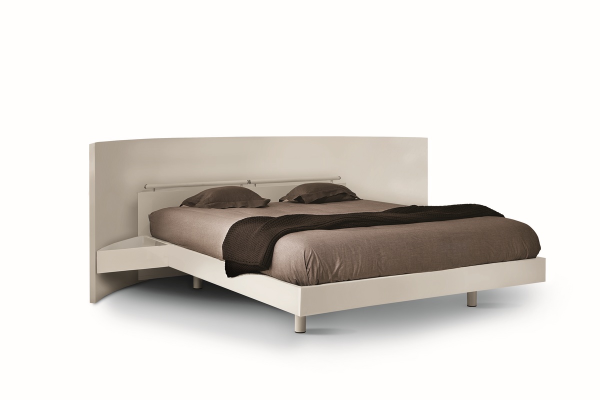 Cama de diseño para ángulo, equipada con contenedores | IDFdesign